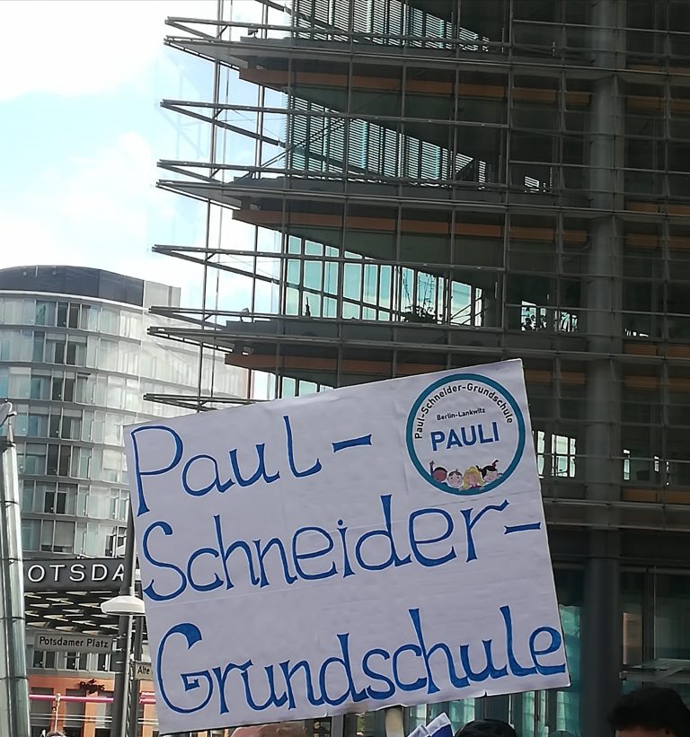 Pauli beim mini-Marathon – Paul-Schneider-Grundschule